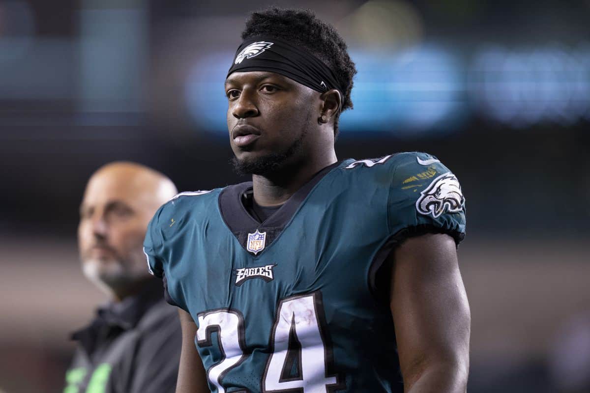 Eagles Updated Outlook: RB Jordan Howard Promoted to Active Roster ...